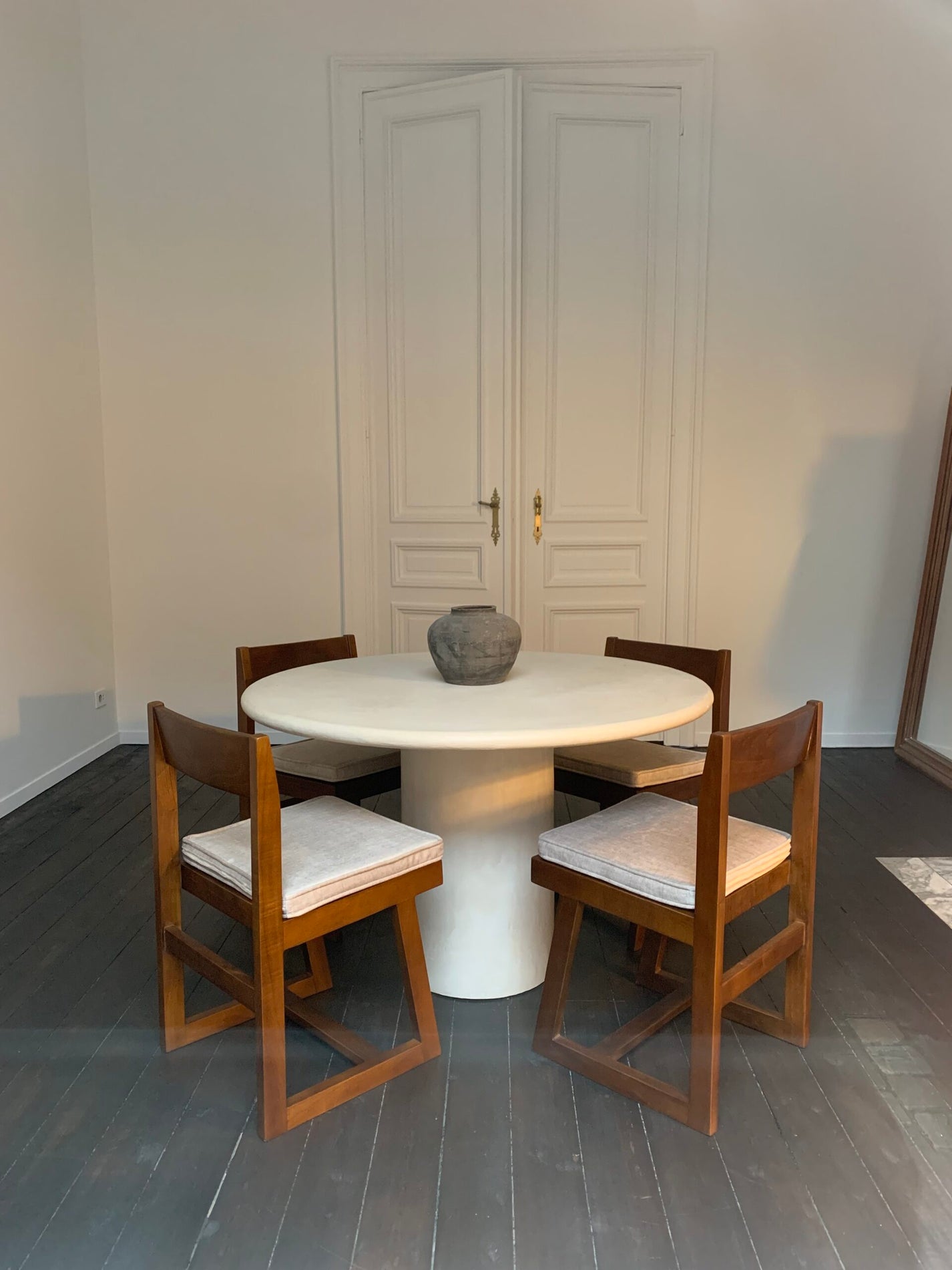Arata Dining Table – Claude Home