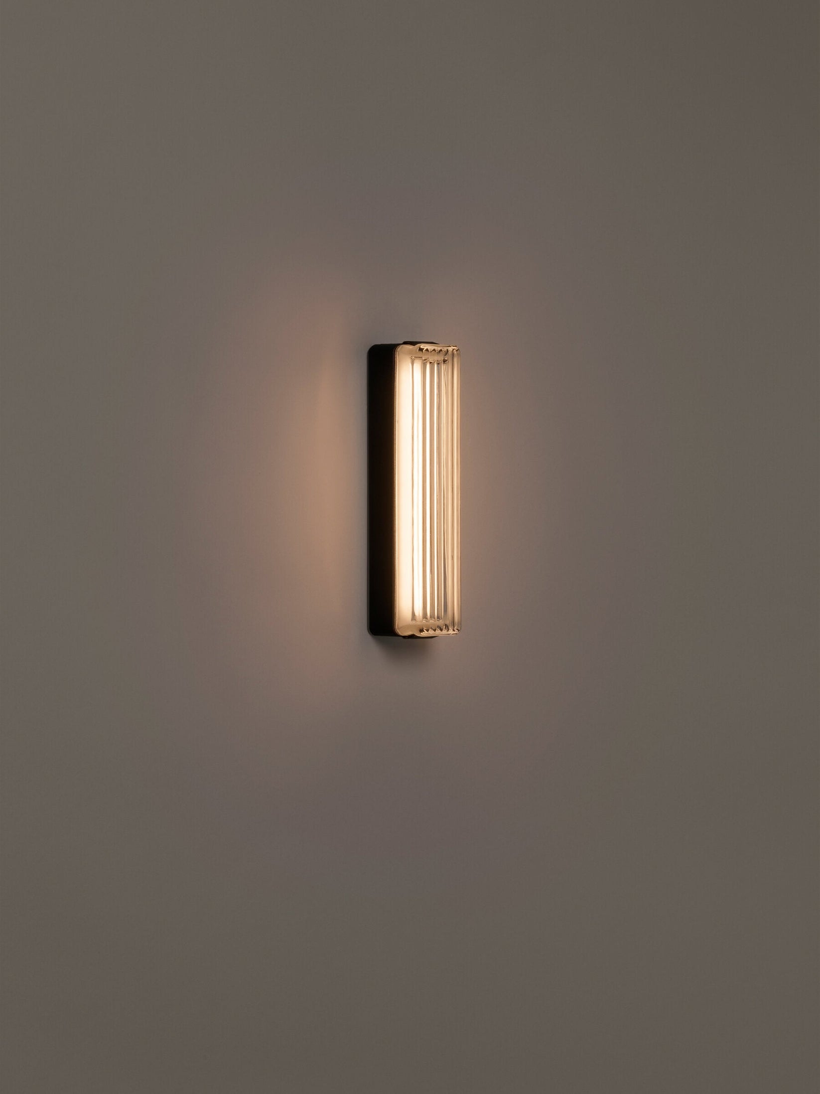 Estadio Singular Wall Lamp, Outdoor Lighting – Claude Home