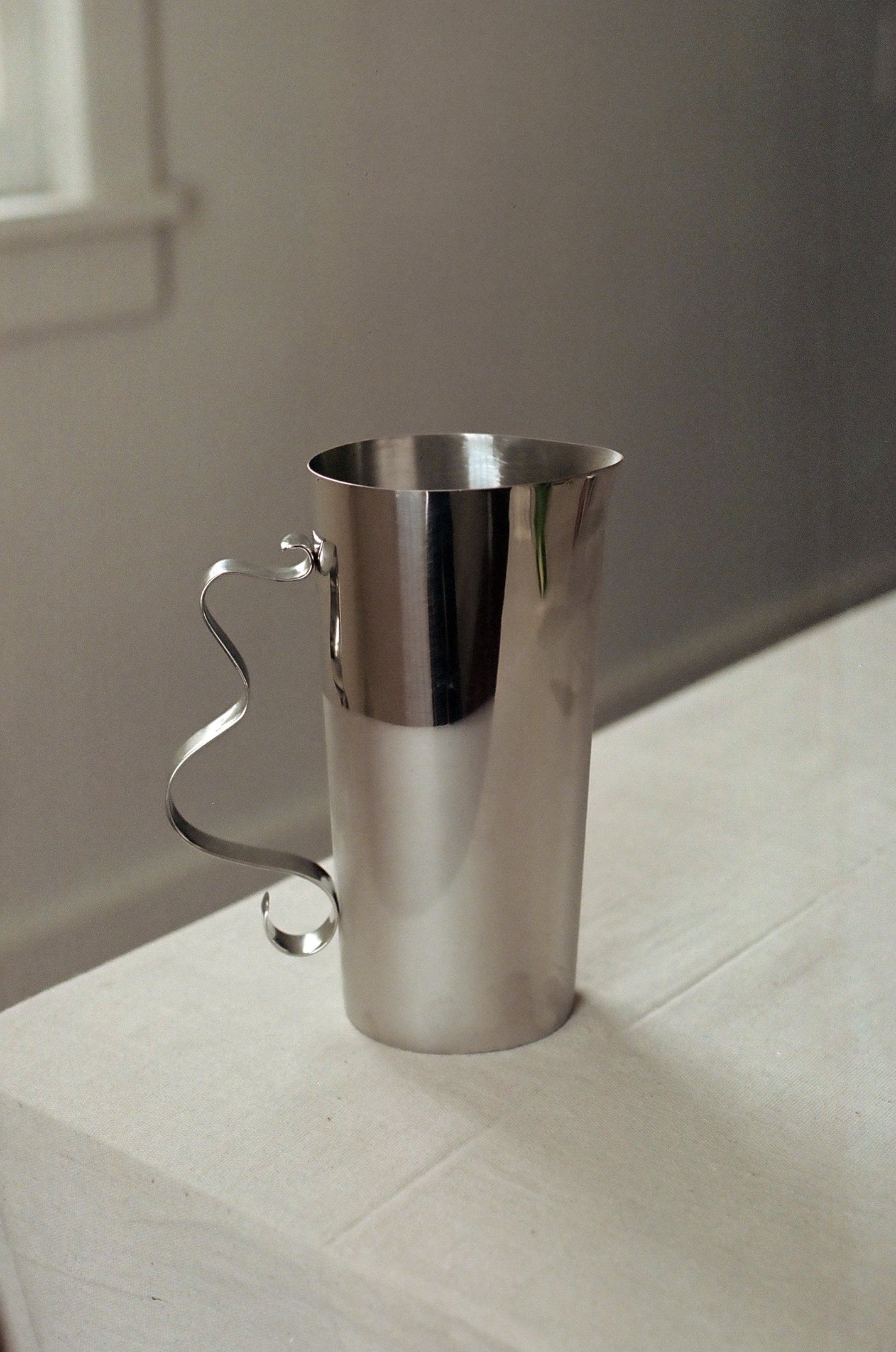 Squiggle Pitcher, Serveware – Claude Home