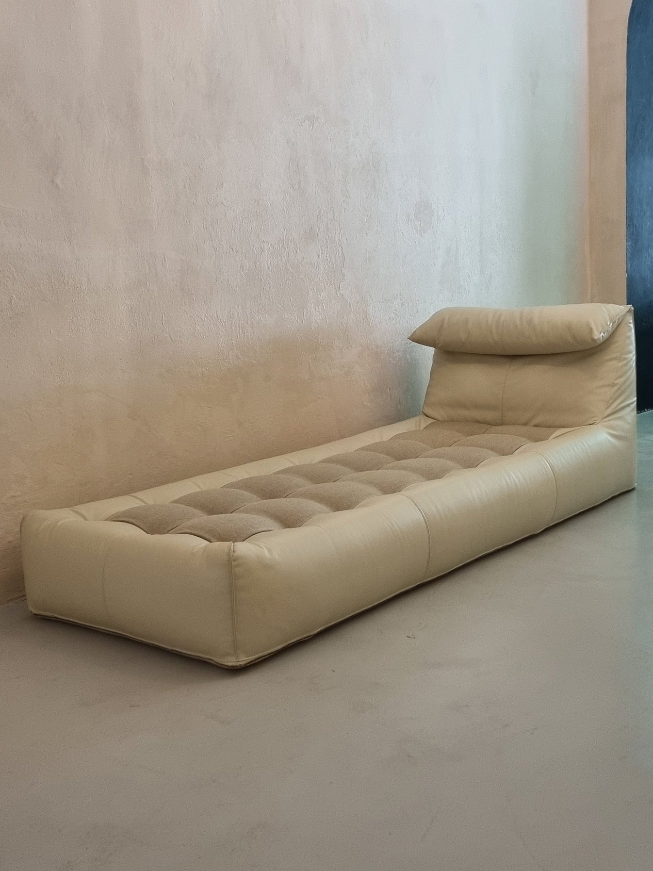 Le Bambole Daybed by Mario Bellini, Beds, Vintage – Claude Home