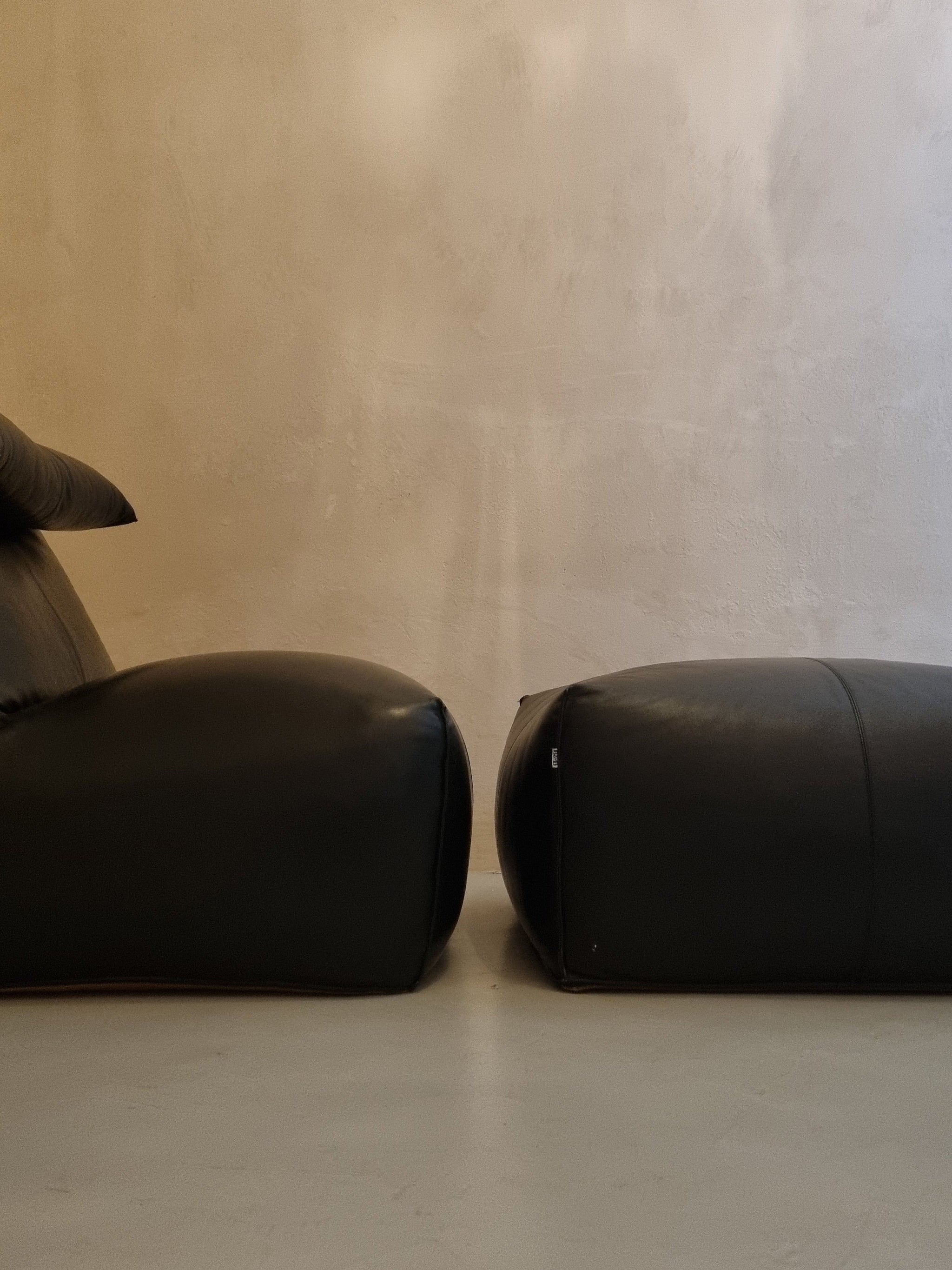 Le Bambole Lounge Chair Set by Mario Bellini, Chairs, Vintage – Claude Home